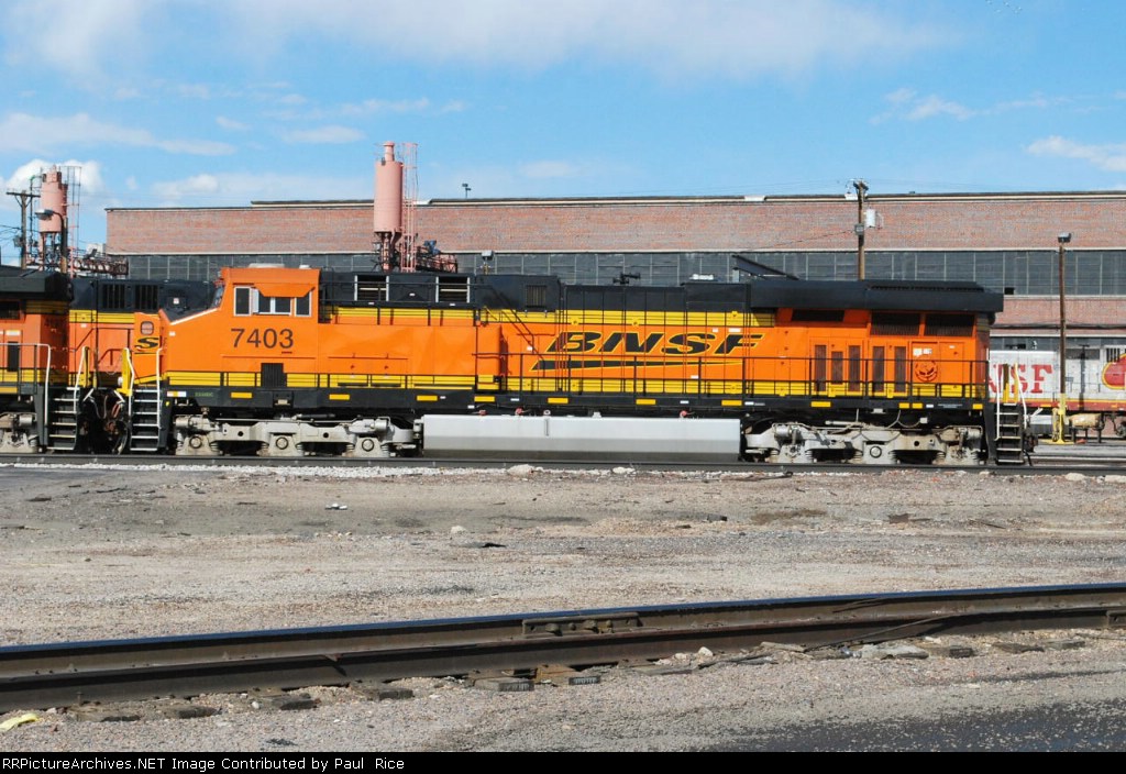 BNSF 7403